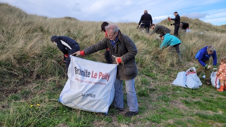 Sour Fig Removal with the Guernsey Conservation Volunteers | Alderney ...